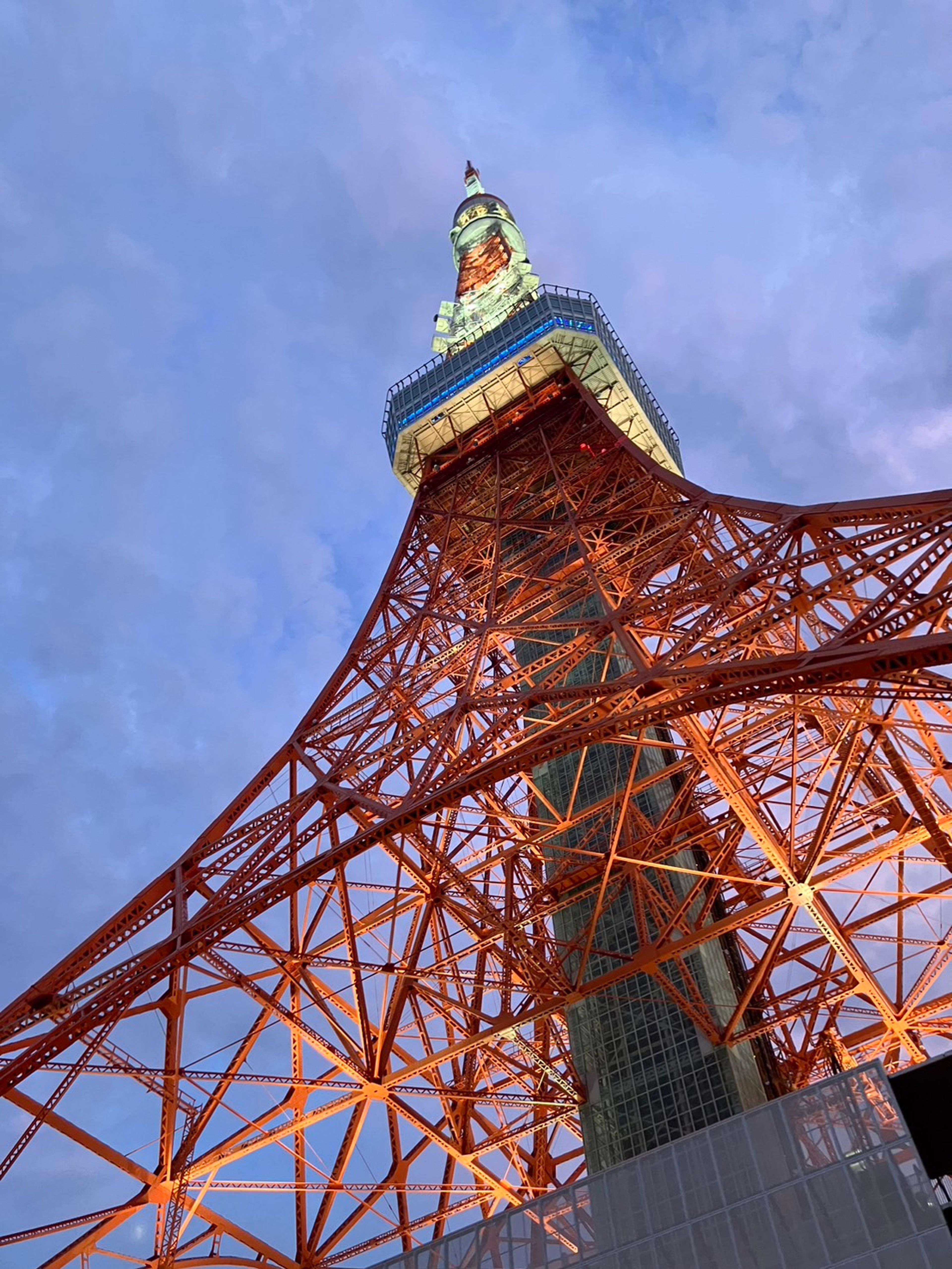 Japan's First Double-Decker Open-Top Bus 'Sky Bus'