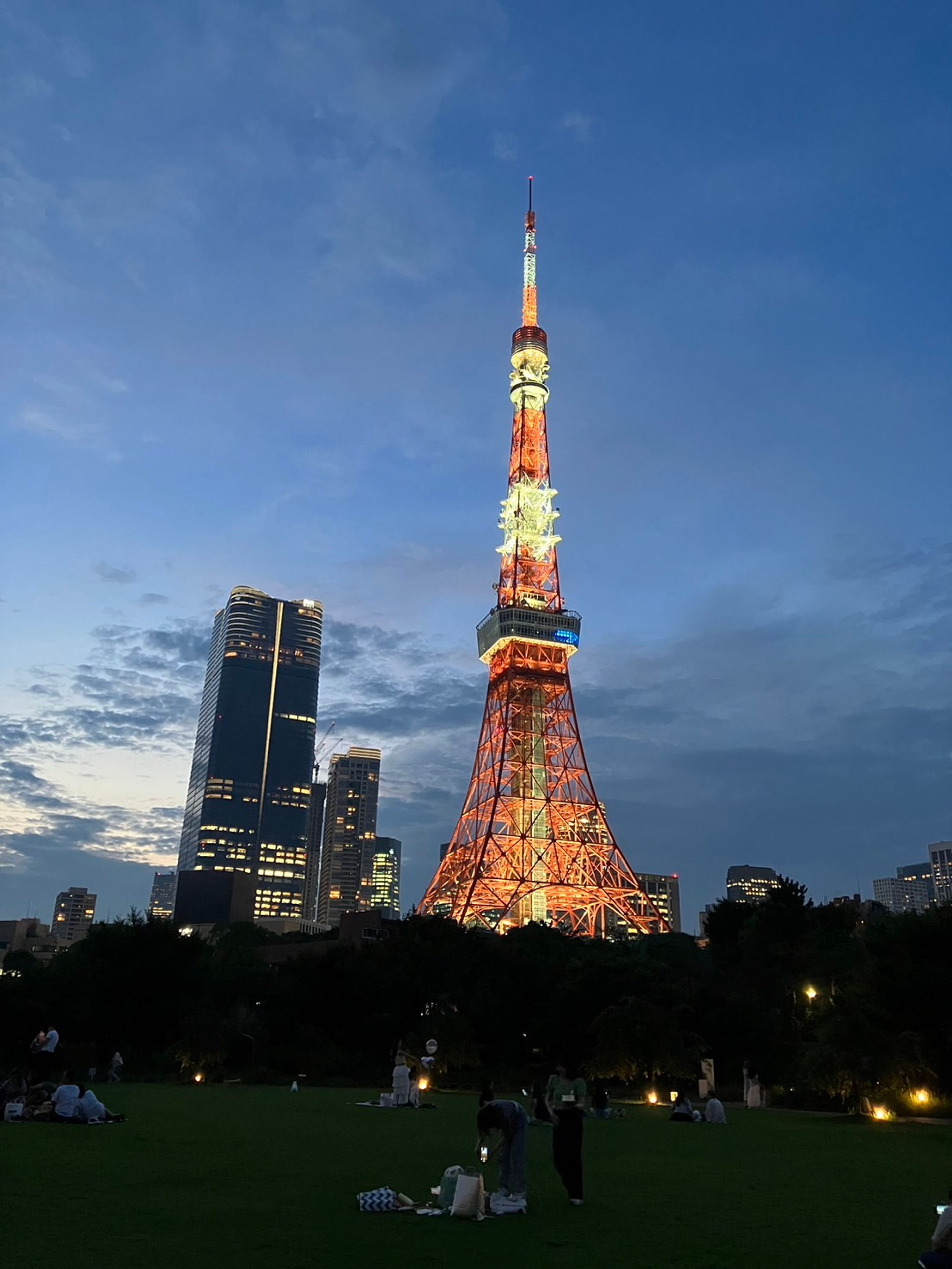 Japan's First Double-Decker Open-Top Bus 'Sky Bus'